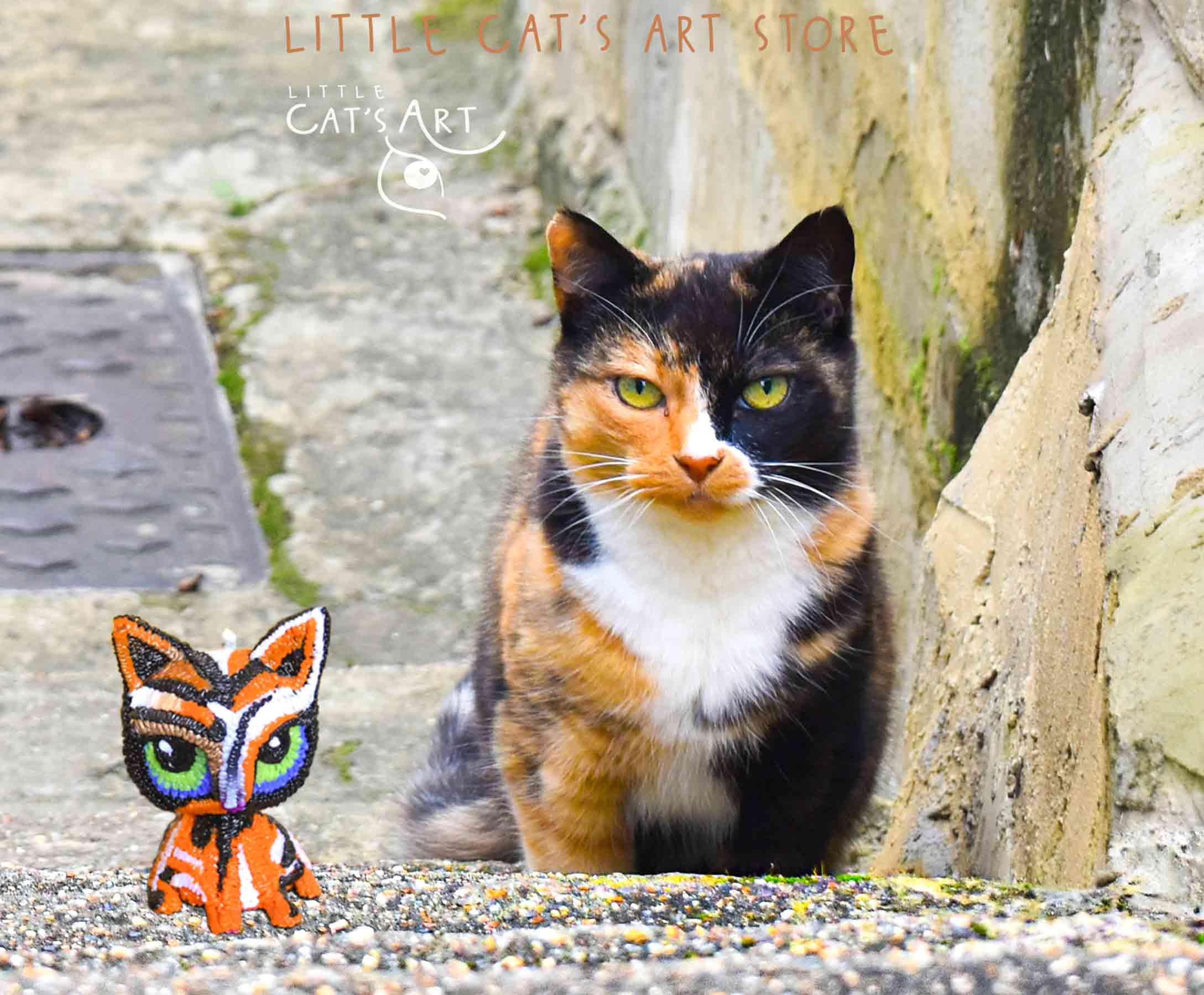 Small Calico cat figurine with green-blue eyes - Little Cat's Art