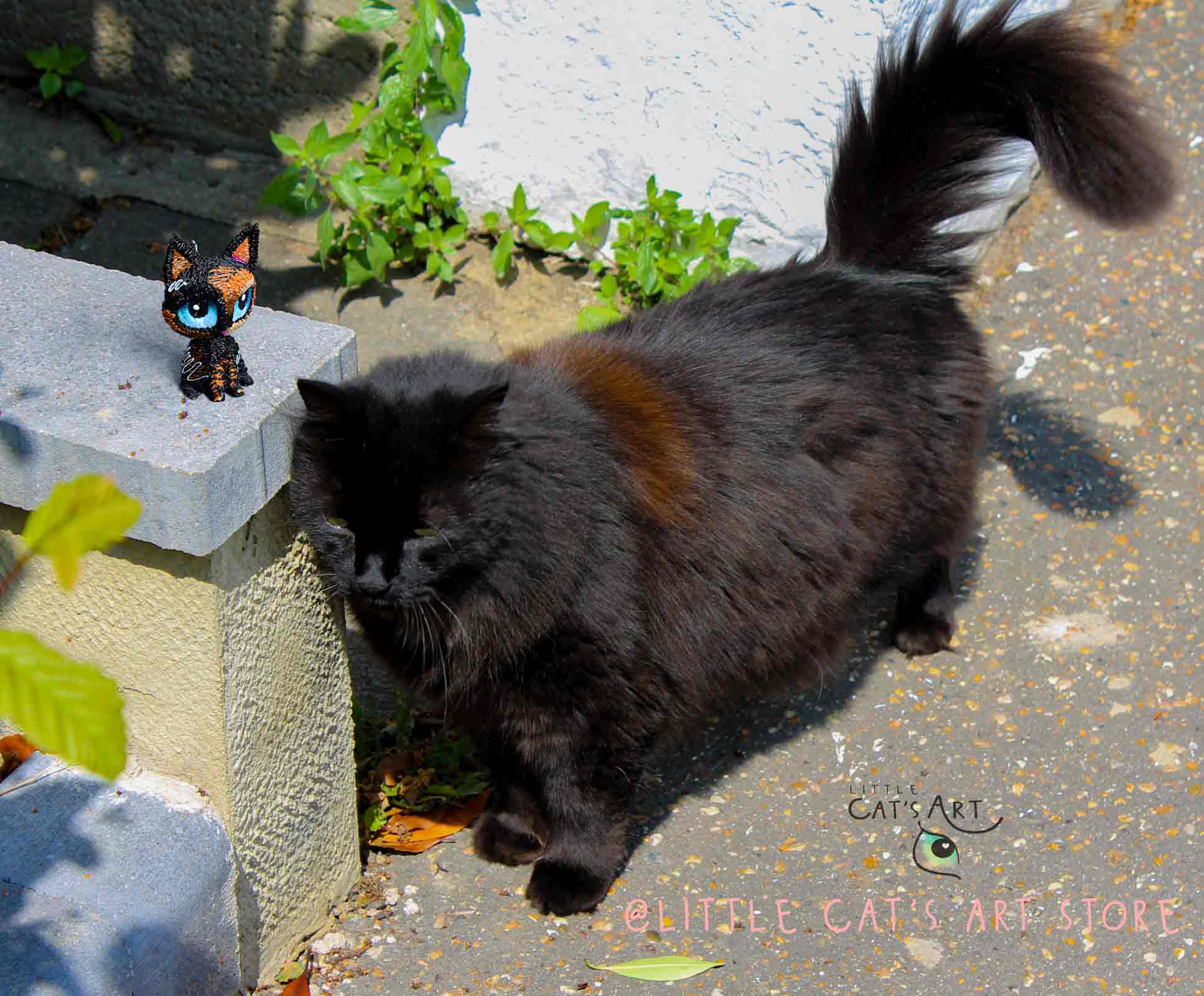 Tortoiseshell cat figurine with bright blue-green eyes - Little Cat's Art