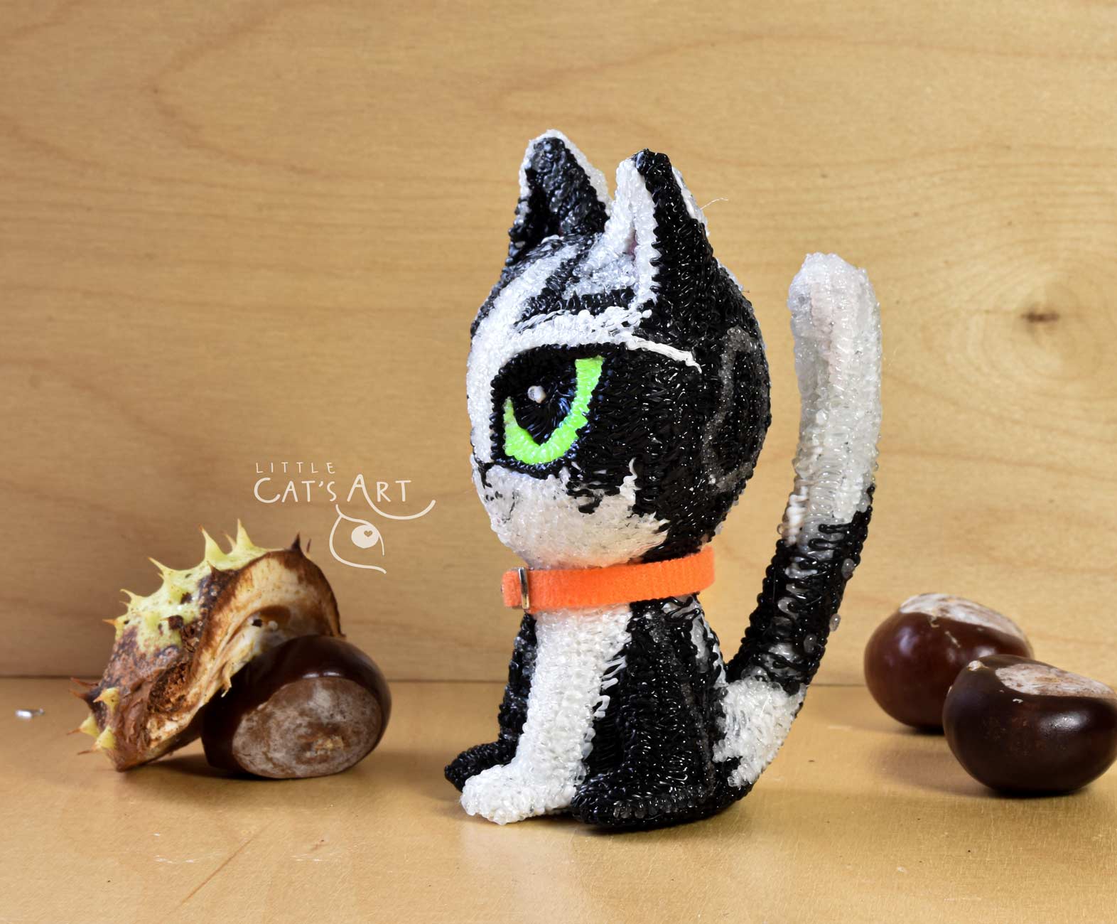 Black and white cat glow-in-dark neon figurine - Little Cat's Art