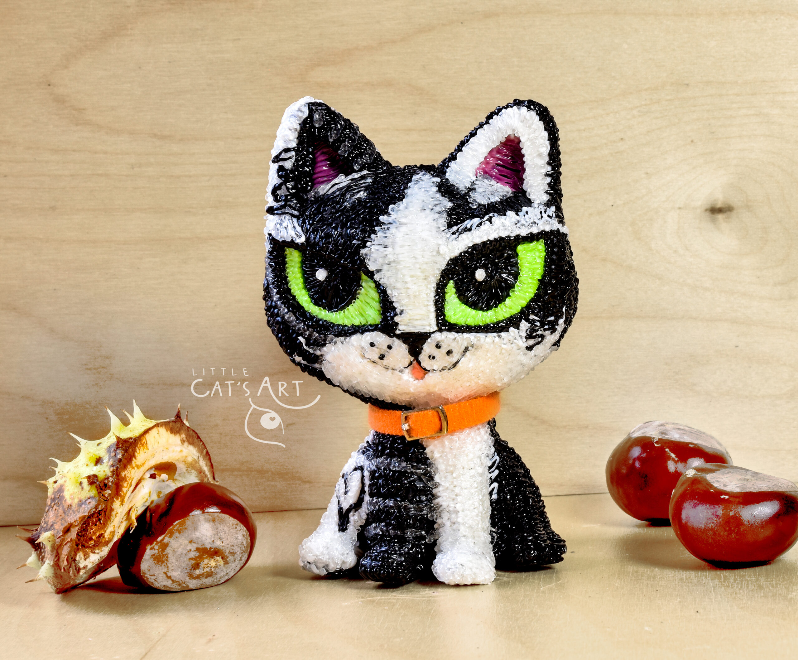 Black and white cat glow-in-dark neon figurine - Little Cat's Art